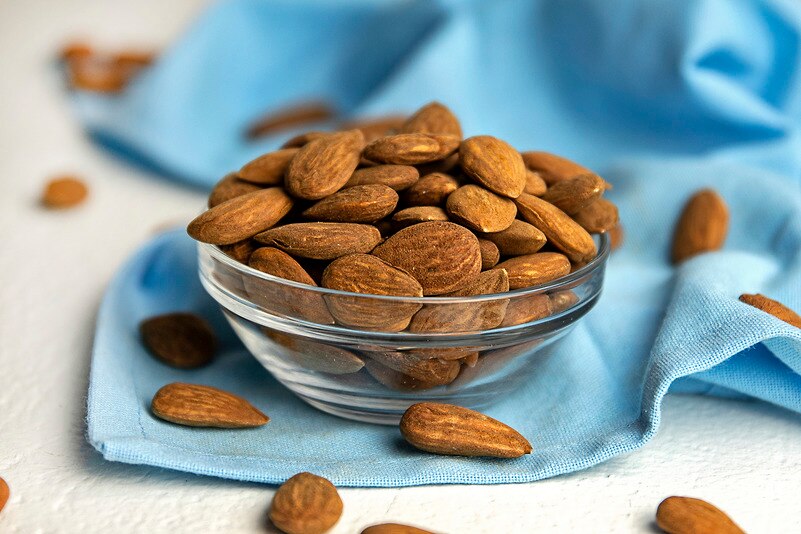 Organic Almonds (Raw, No Shell) - By the Pound - Nuts.com